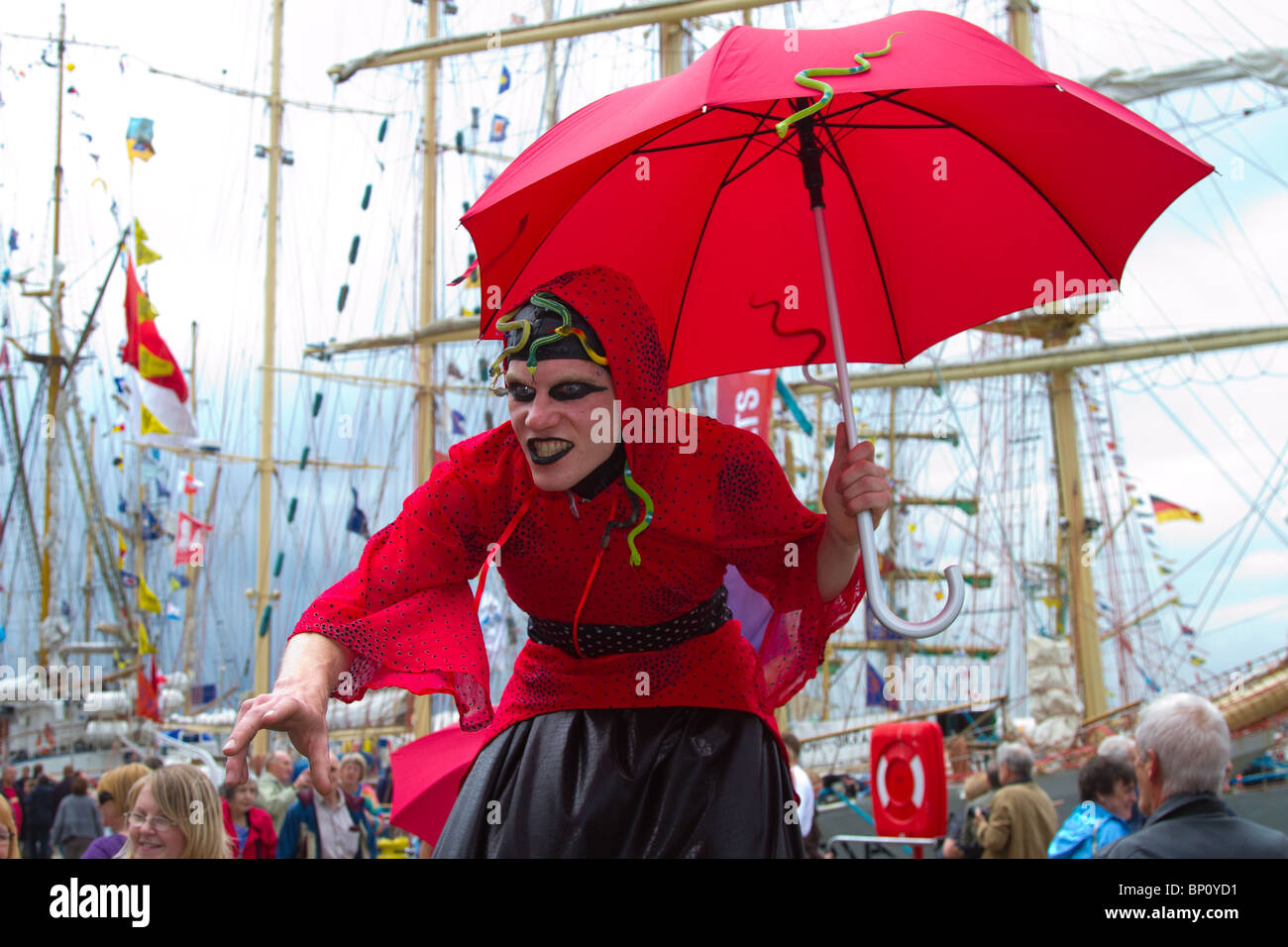 Scary stuntwalker, Chthonic figures in Greek mythology with red ...