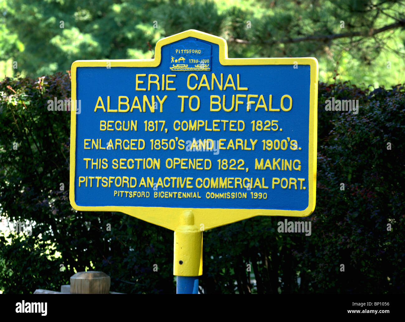 Sign indicates historical nature of Erie Canal Stock Photo - Alamy