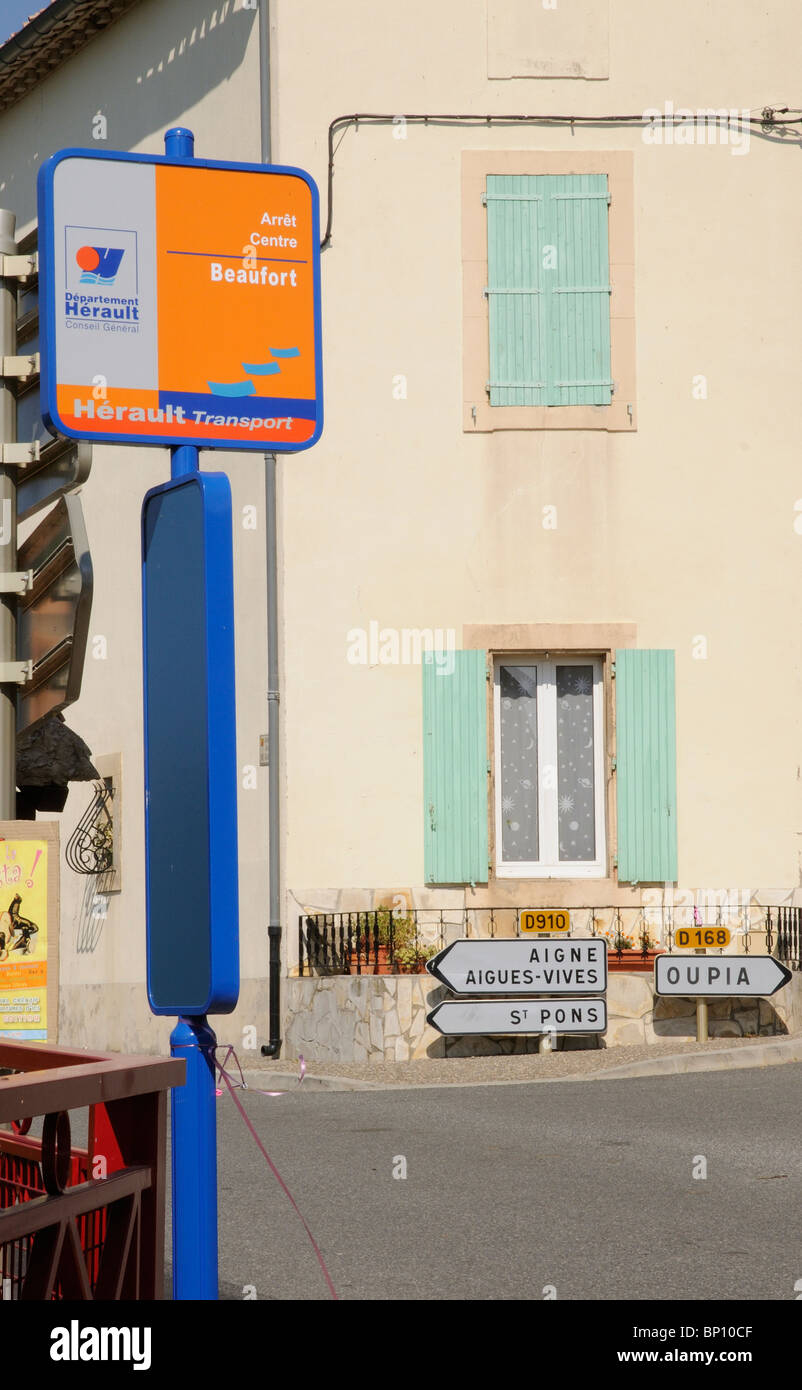 French bus stop sign hi-res stock photography and images - Alamy