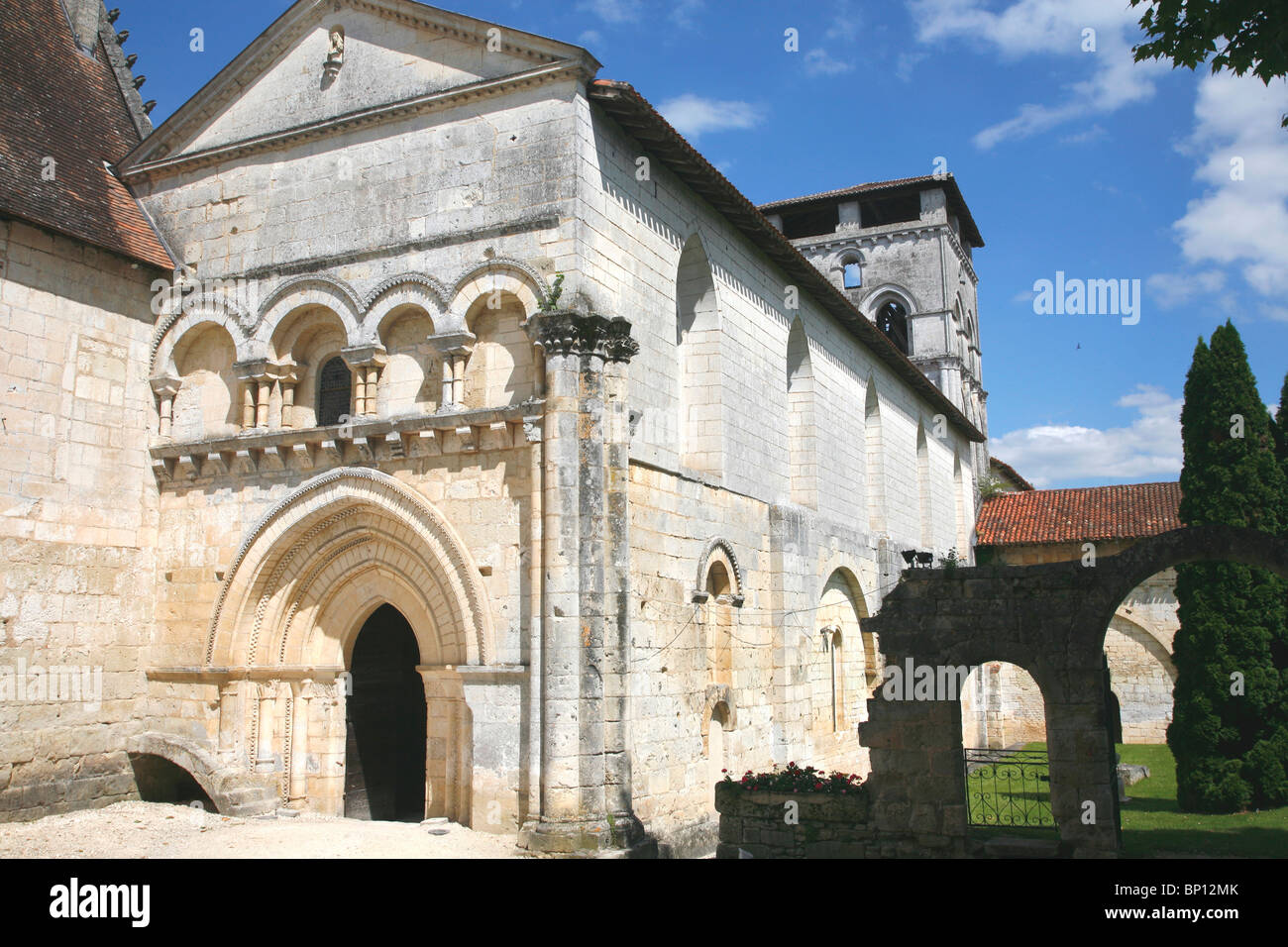 France, Aquitaine (Perigord), Dordogne, chancelade, Notre Dame de ...