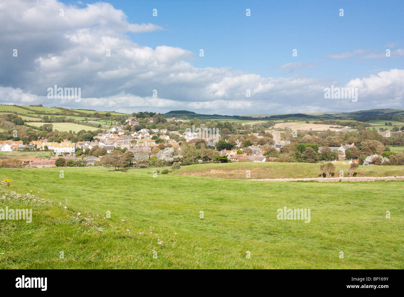 Green fields of england hi-res stock photography and images - Alamy