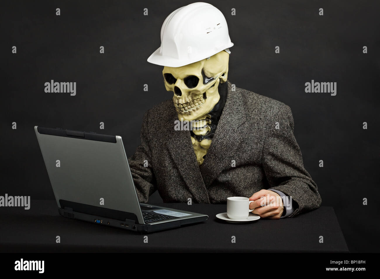 Skeleton construction works hi-res stock photography and images - Alamy