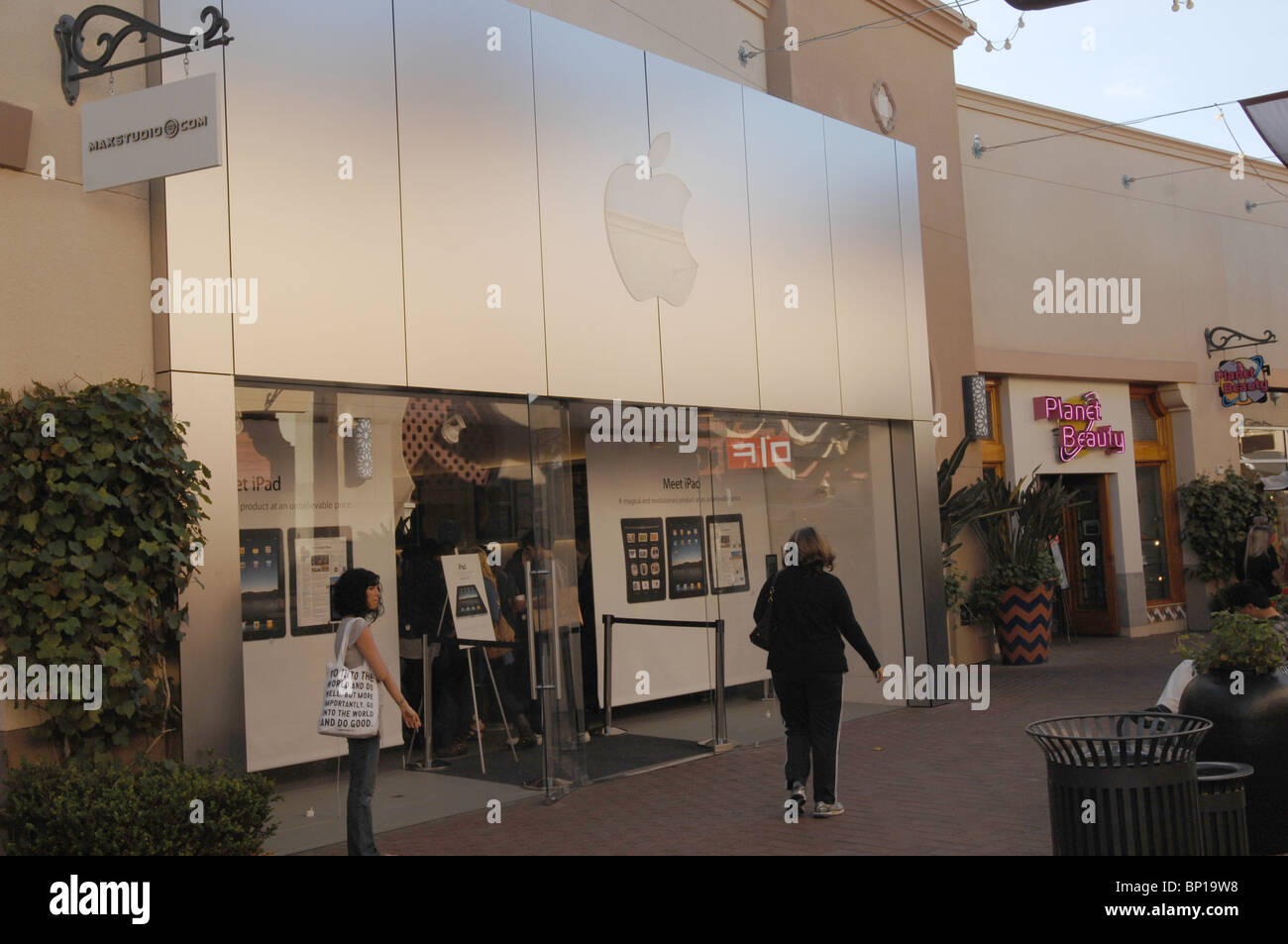 Irvine Spectrum Stores