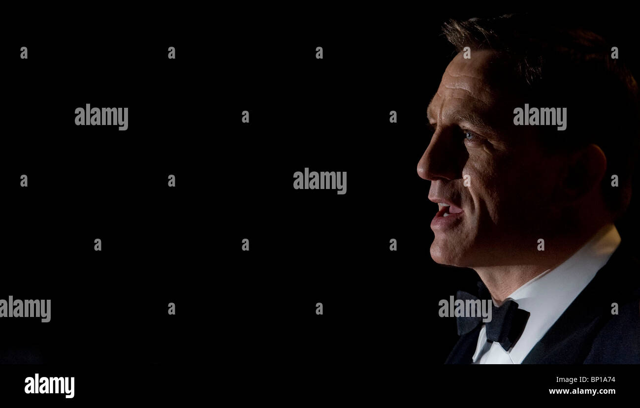 British actor Daniel Craig arrives at the world premiere of "Quantum of ...
