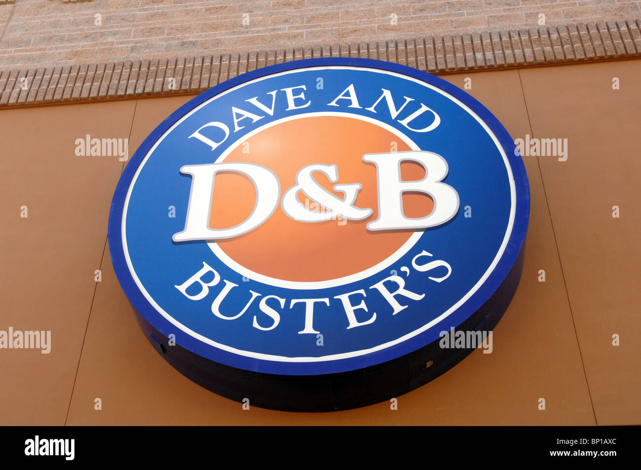 Dave and busters hi-res stock photography and images - Alamy