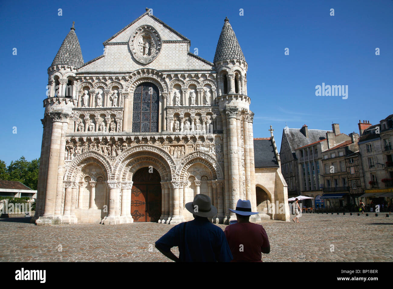 Poitiers france facade vienne hi-res stock photography and images - Alamy