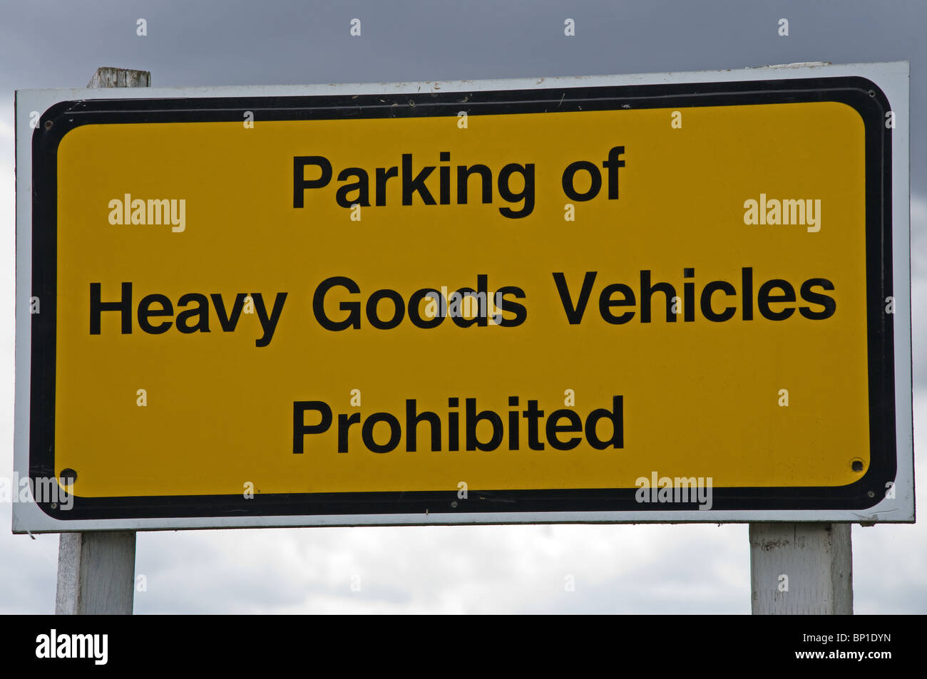 Parking of heavy goods vehicles prohibited sign Newmarket Stock Photo ...