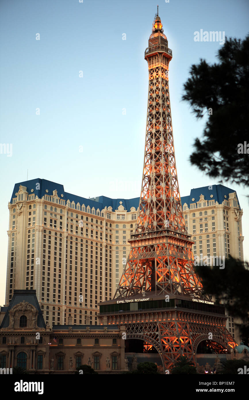 Eifel tower paris hotel hi-res stock photography and images - Alamy