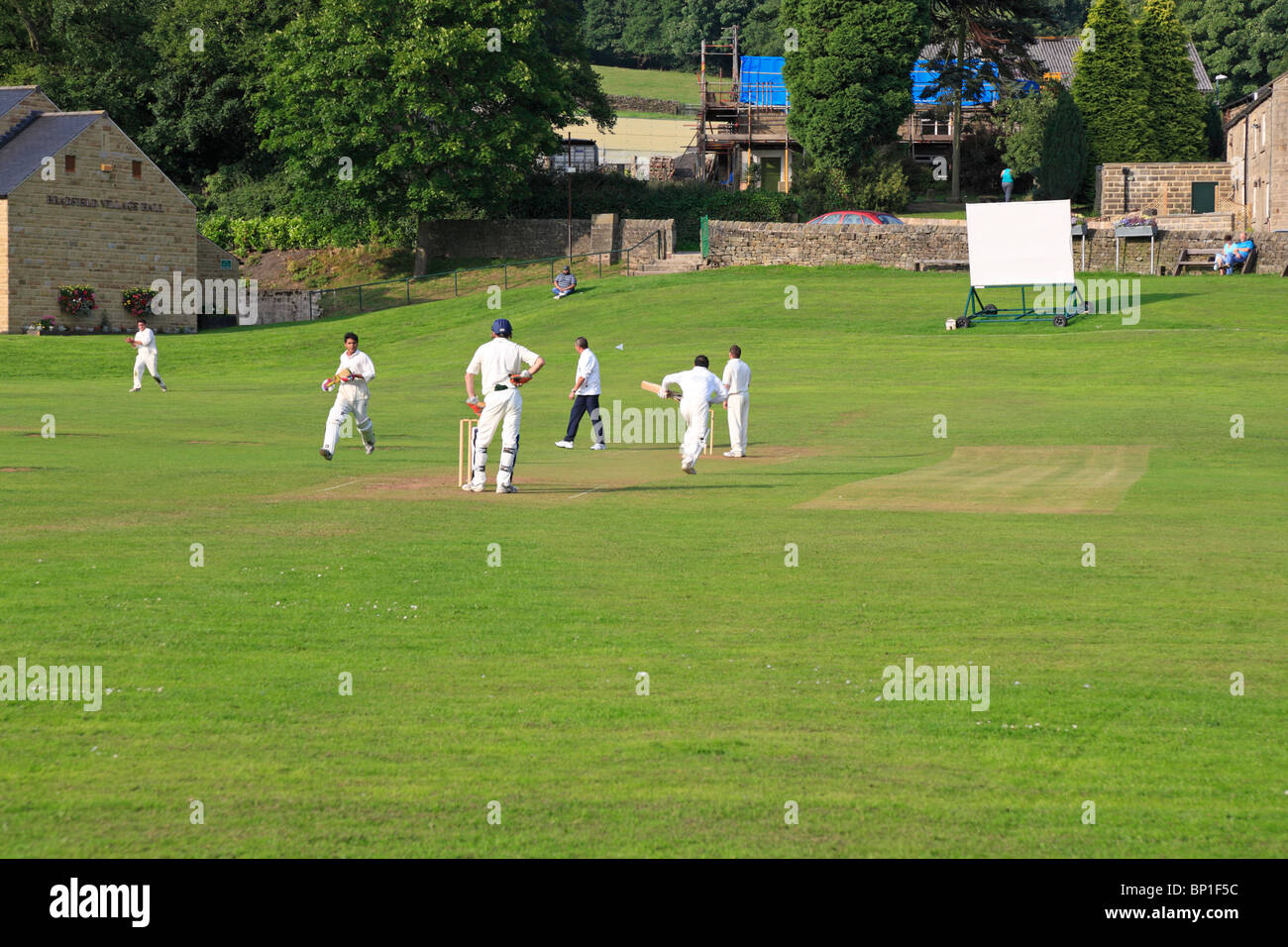 Cricket uk village hi-res stock photography and images - Alamy