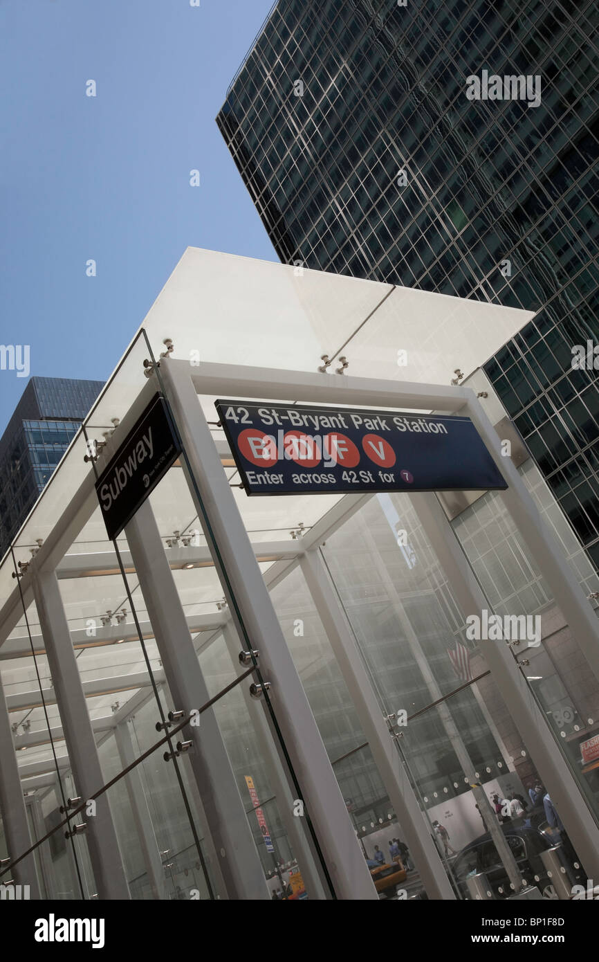 Subway Station Entrance, 1 Bryant Park, NYC Stock Photo - Alamy