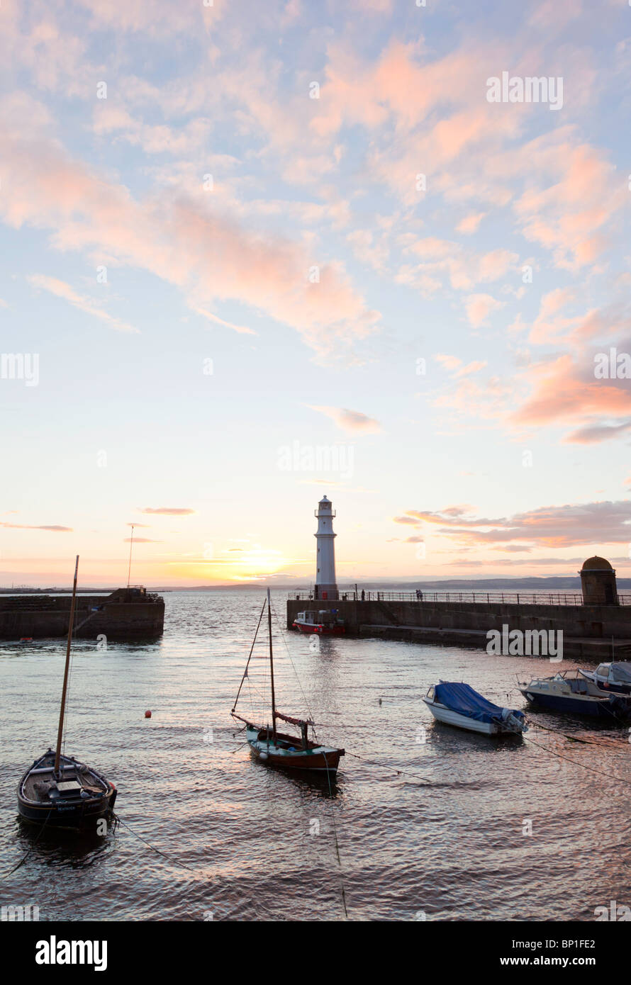 Edinburgh harbour hi-res stock photography and images - Alamy