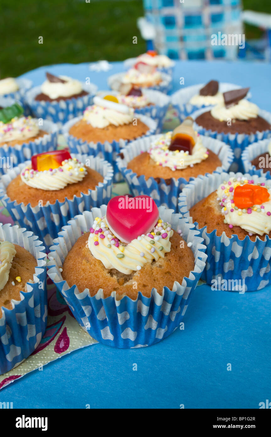 iced muffin cakes food decorated decoration sponge mini fairy heart ...