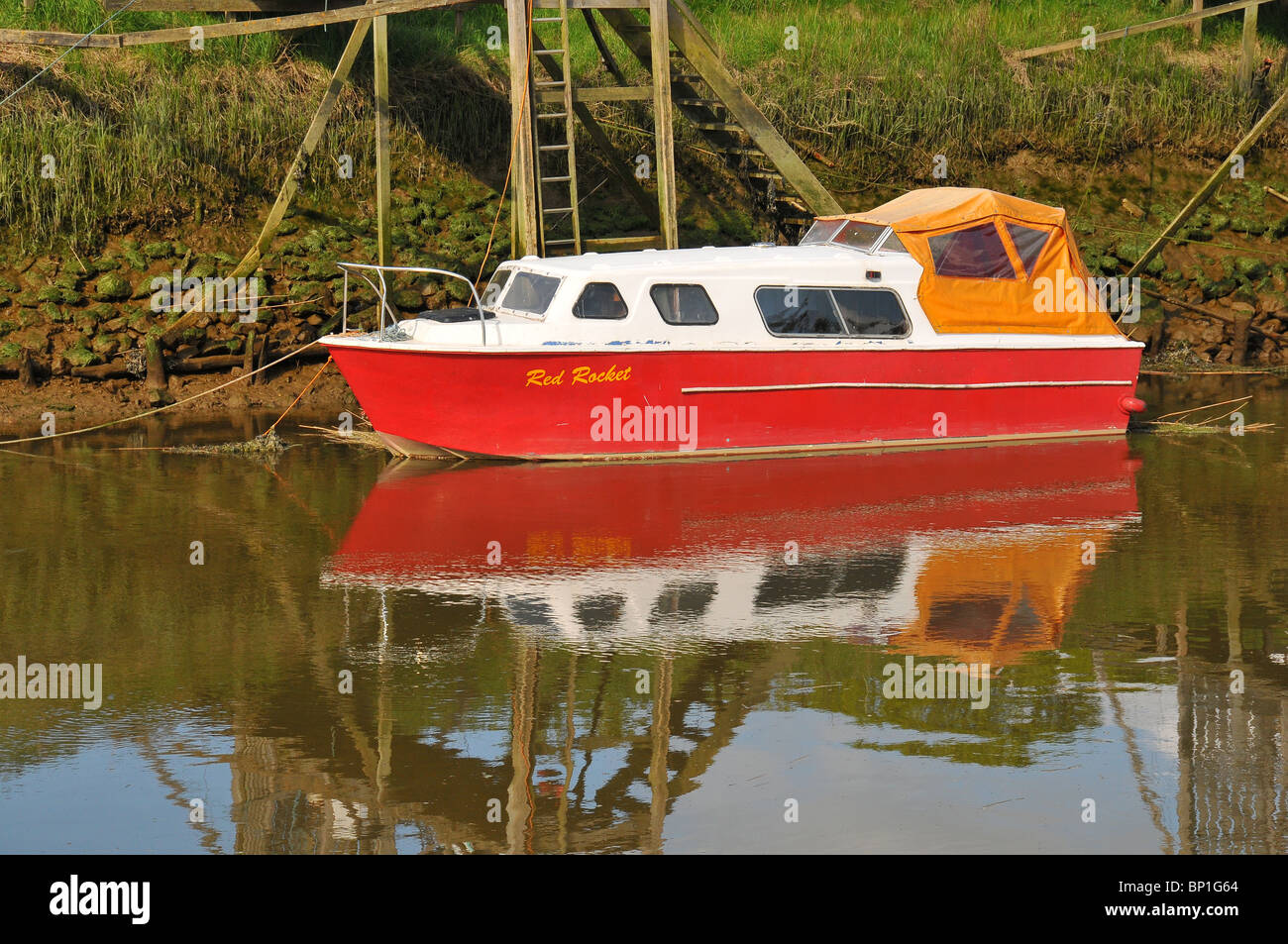 Red boat hi-res stock photography and images - Alamy