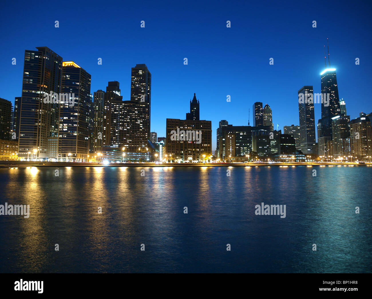 Chicago and Lake Michigan shoreline with clear night skies Stock Photo ...