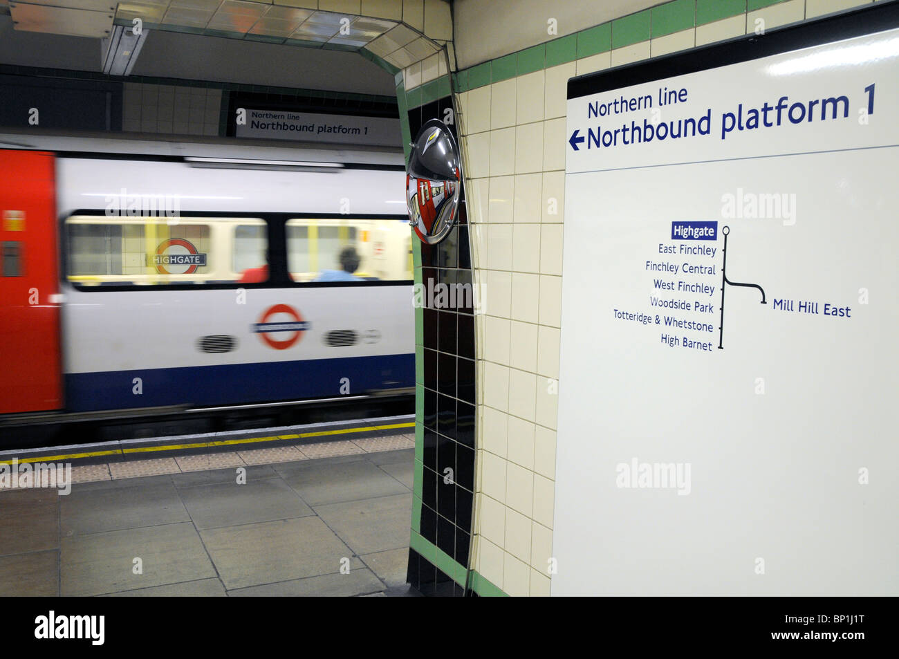 London northern line hi-res stock photography and images - Alamy