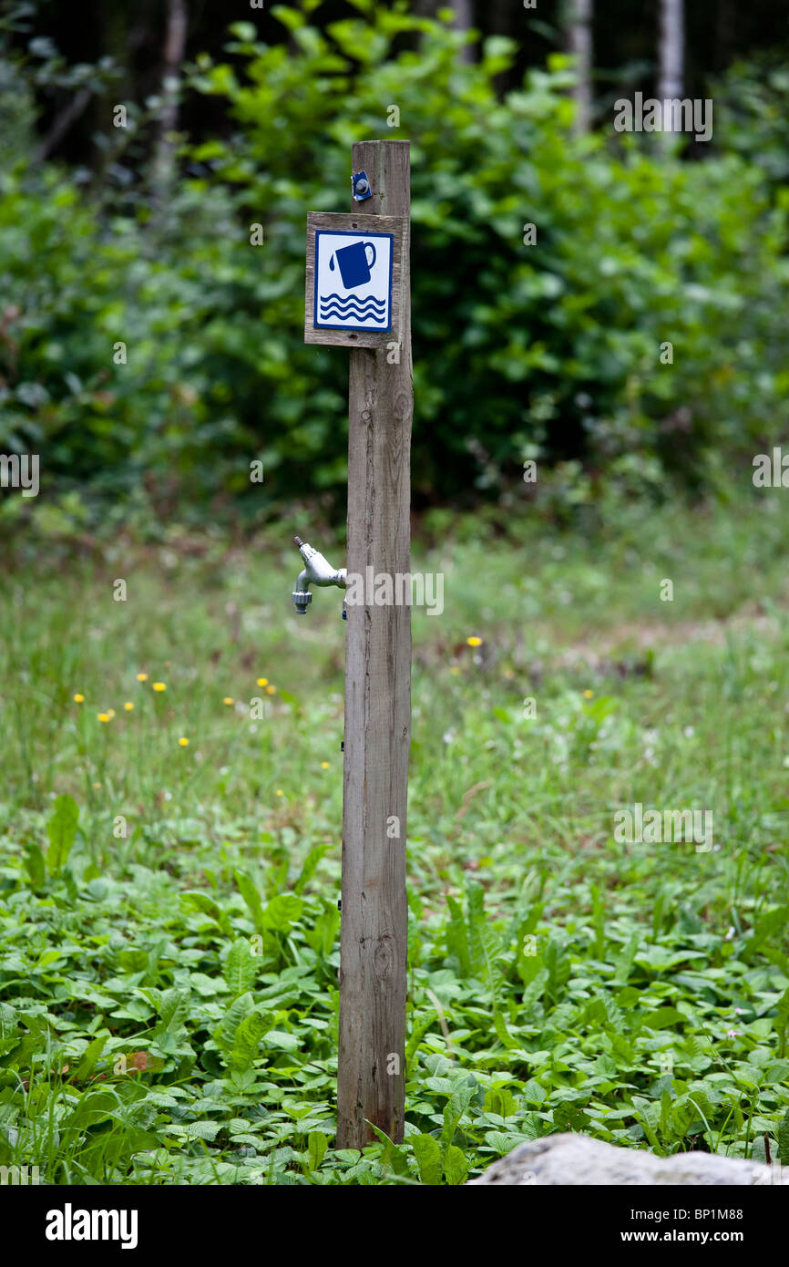 Outdoor water tap hi-res stock photography and images - Alamy