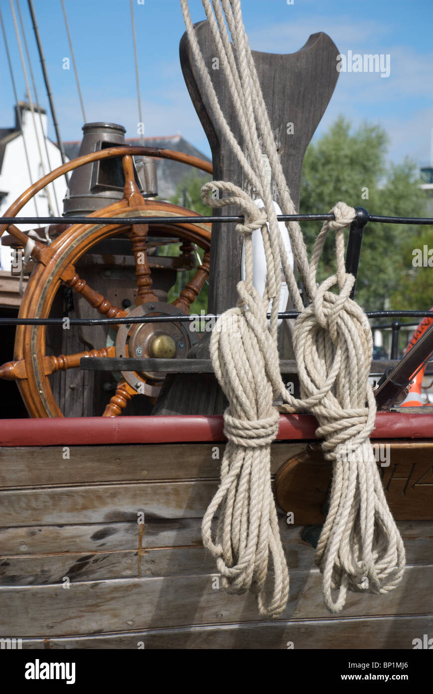 Ropes and ships wheel detail, Barbican, Plymouth Classic Boat Rally ...
