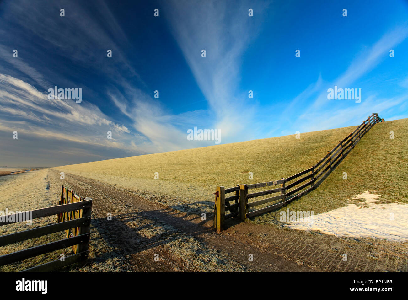 Open fence waddensea dike hi-res stock photography and images - Alamy