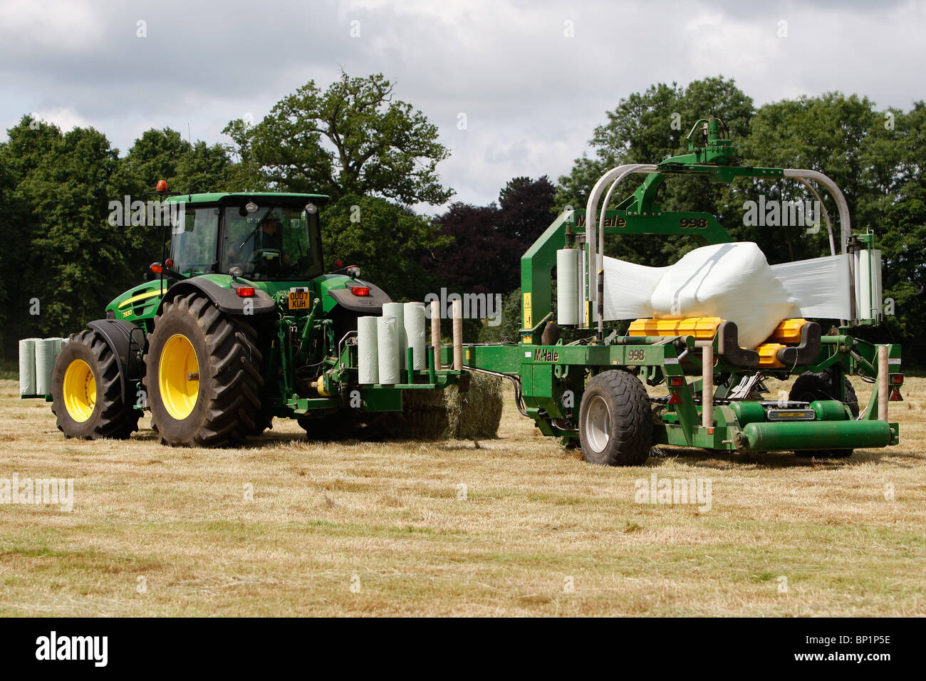 Forage and hay to tractors hi-res stock photography and images - Alamy