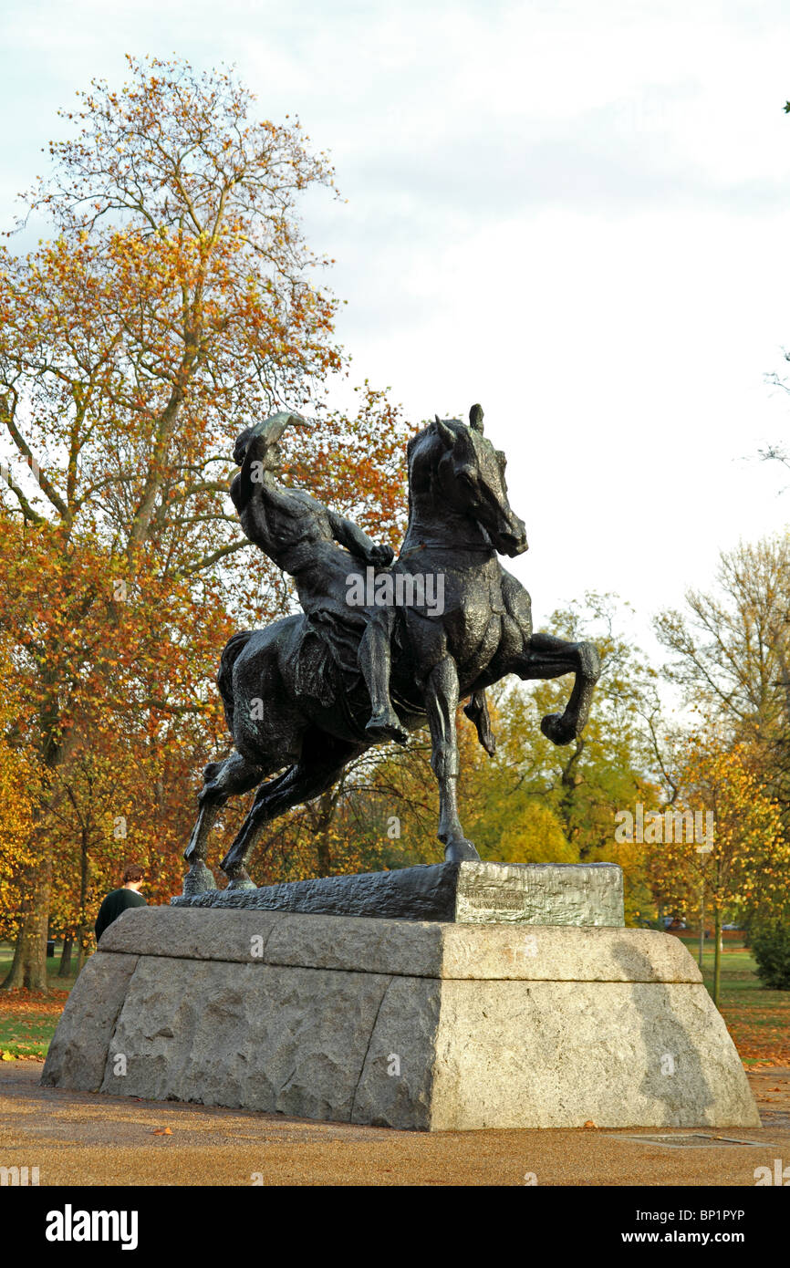 Physical energy statue hi-res stock photography and images - Alamy