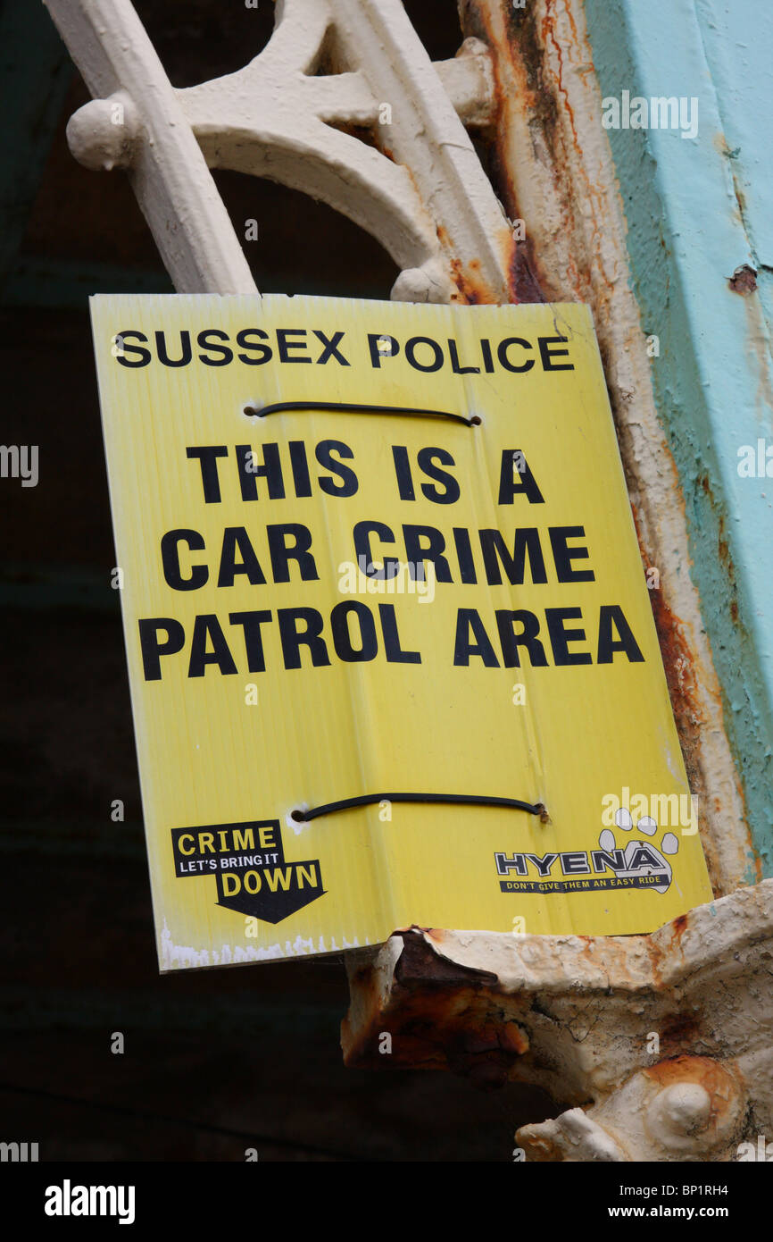 Car crime prevention sign hi-res stock photography and images - Alamy