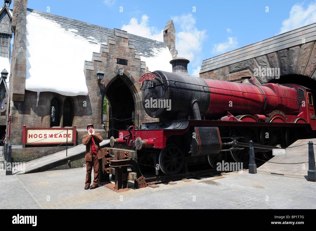 Hogwarts Castle, In The Wizarding World of Harry Potter, Islands of ...