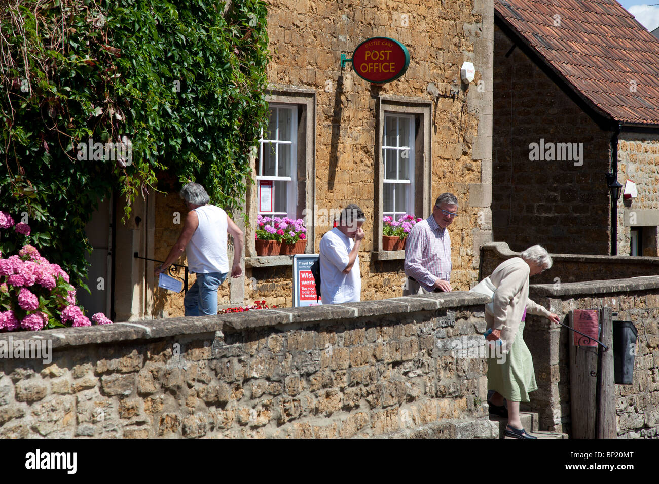 Street scene in the town of Castle Cary in Somerset Stock Photo - Alamy