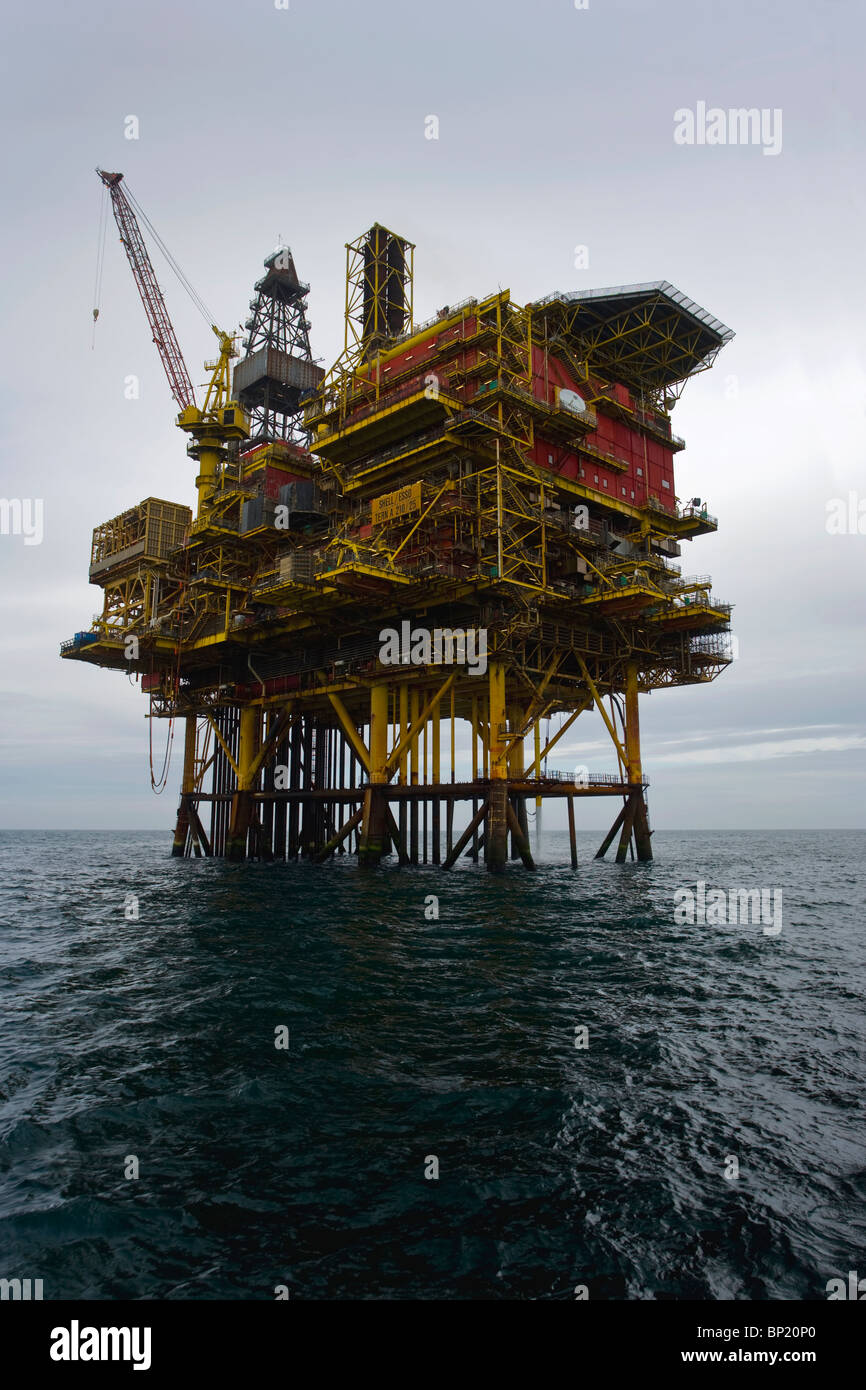 Tern A oil rig Stock Photo - Alamy
