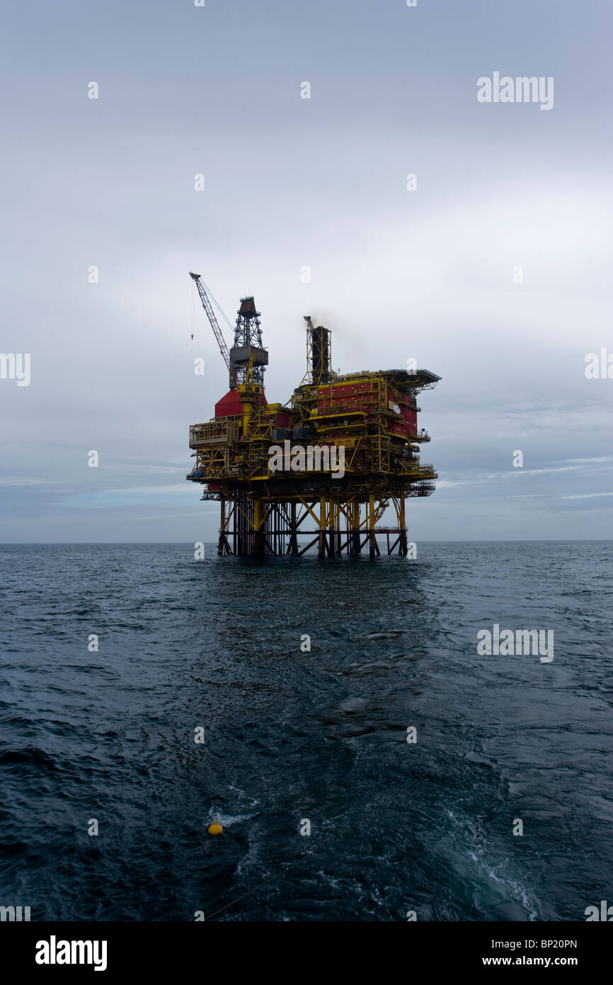 Tern A oil rig Stock Photo - Alamy