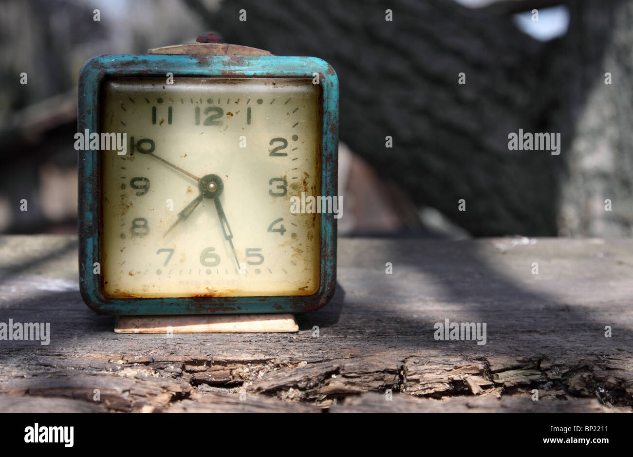 Vintage alarm clock square hi-res stock photography and images - Alamy