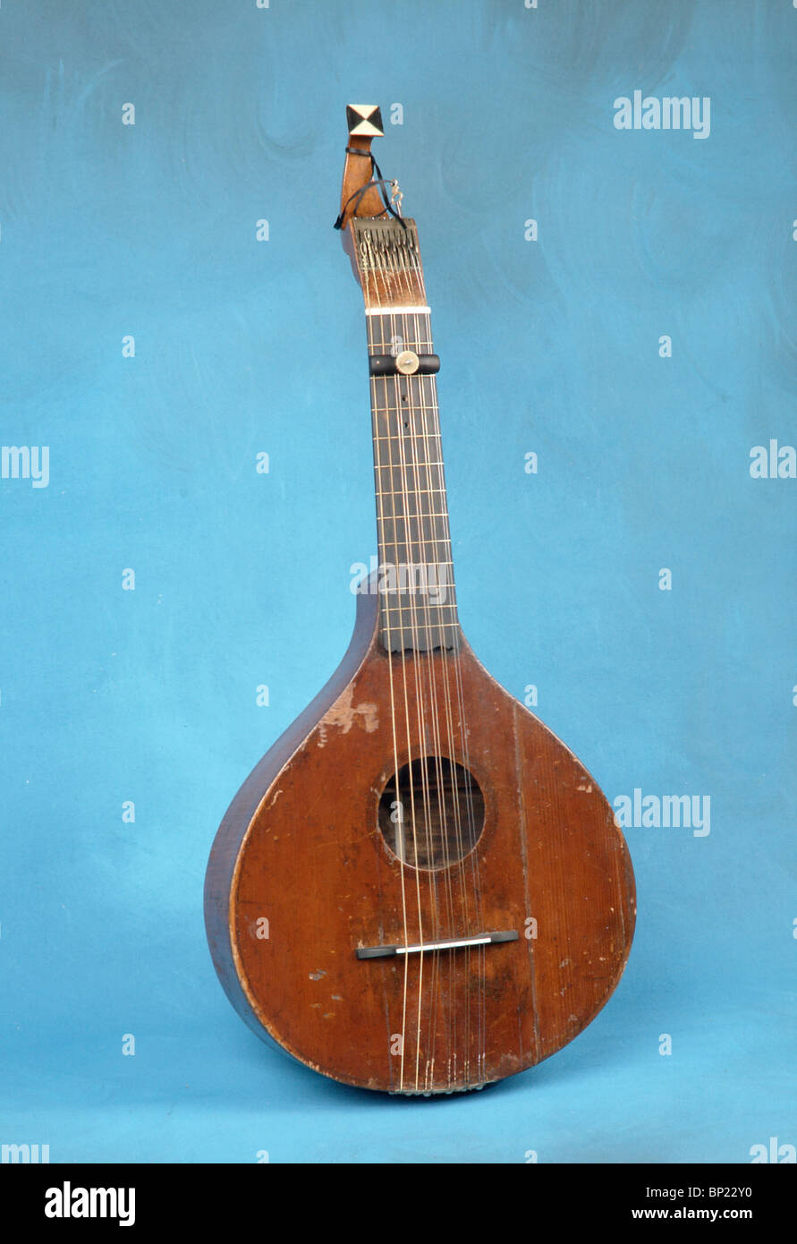 18th-century wire strung 'English guittar' property of expert performer ...