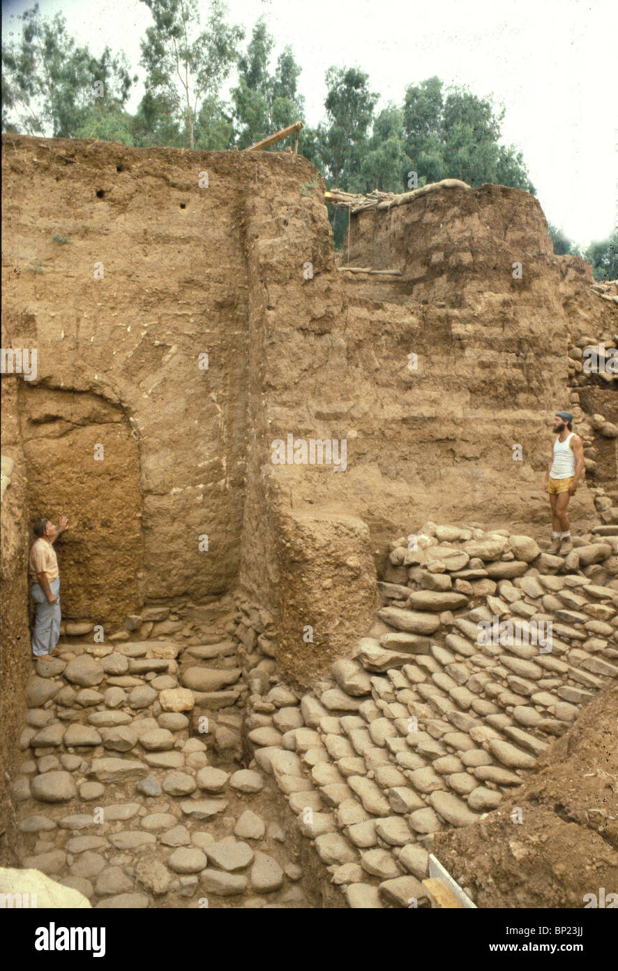 DAN MUD-BRICK FORTIFICATION & ARCHED CITY GATE FROM 18TH. C. BC. BEFORE ...