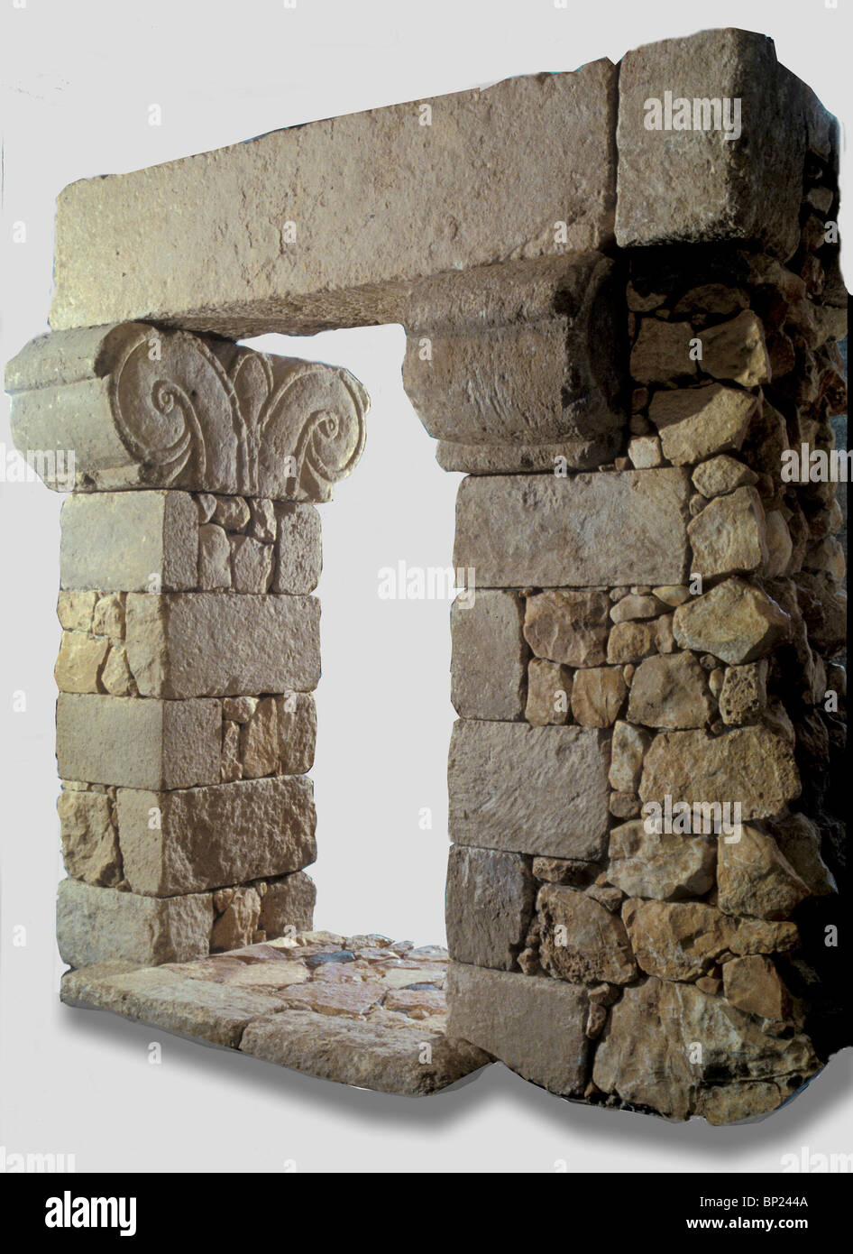 HAZOR - RECONSTRUCTION OF THE ROYAL GATE WITH PROTO-AEOLIC CAPITALS ...