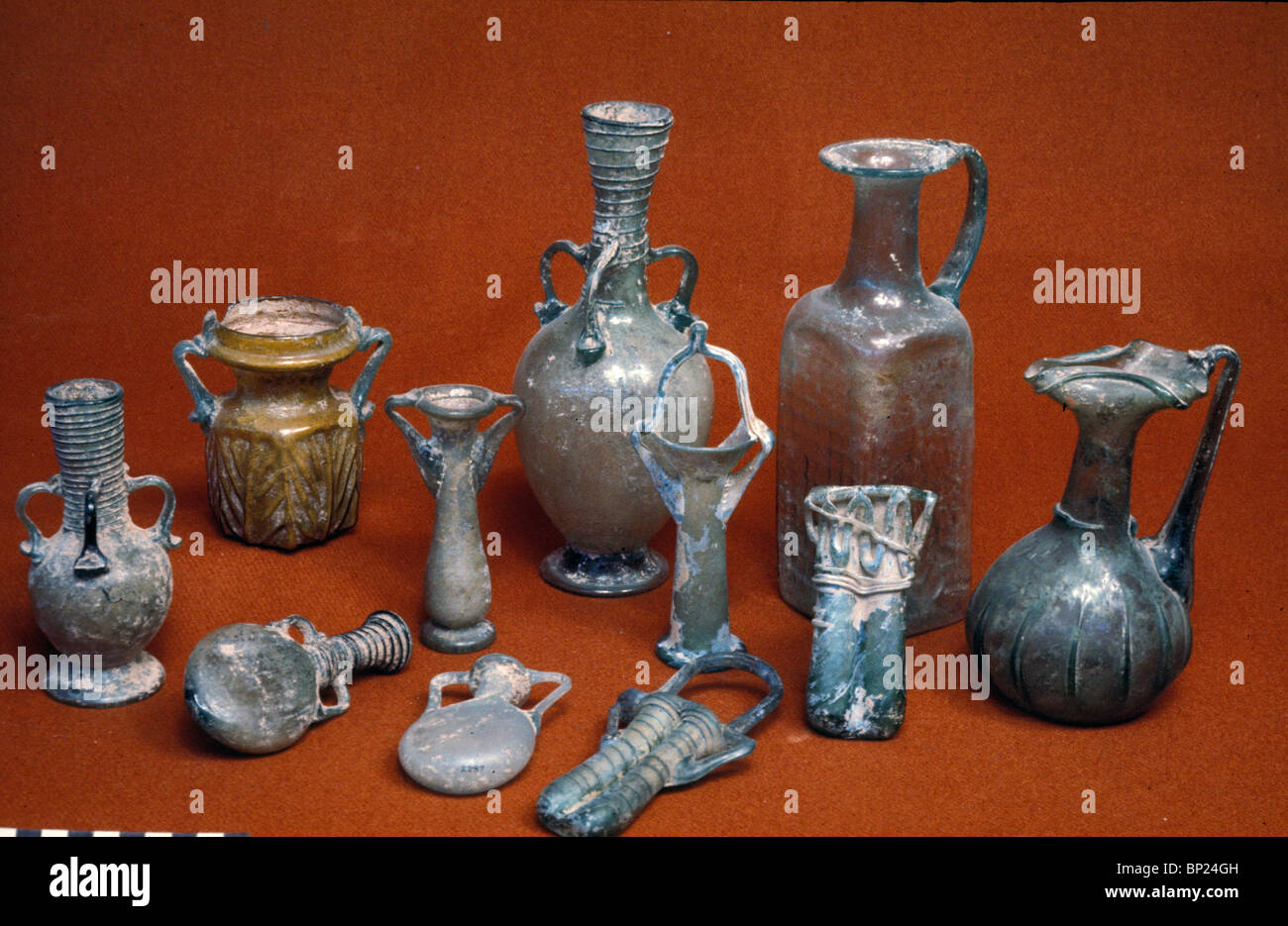Roman glass hi-res stock photography and images - Alamy