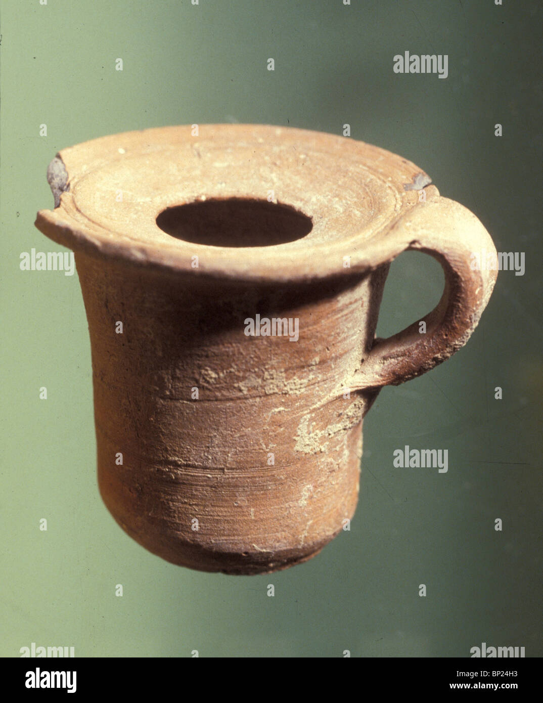 567. INK-POT, ROMAN PERIOD, QUMRAN Stock Photo - Alamy