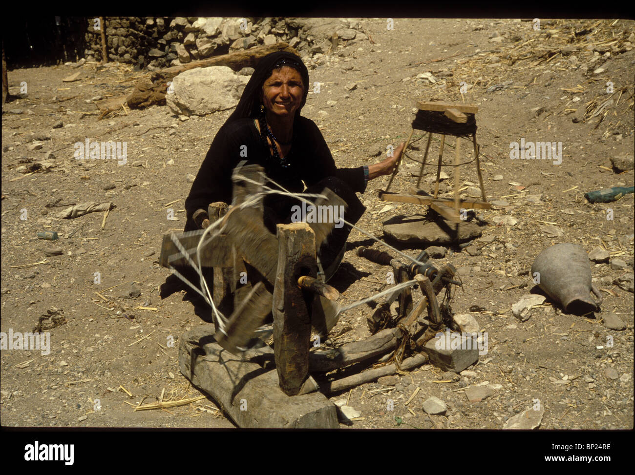 633. PRODUCING YARN BY TRADITIONAL METHODS IN A VILLAGE IN UPPER EGYPT ...