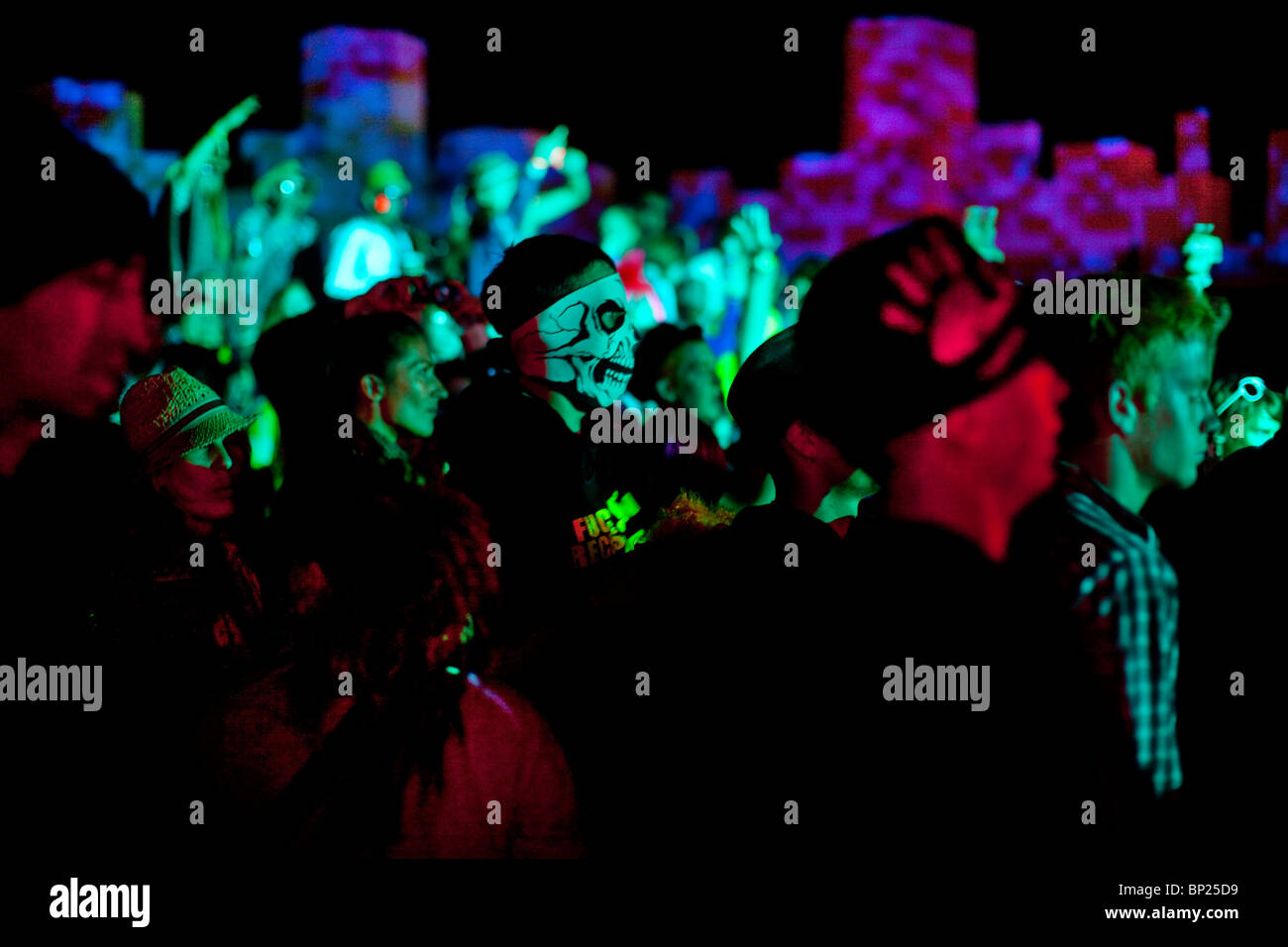 ravers at Glastonbury festival Stock Photo - Alamy