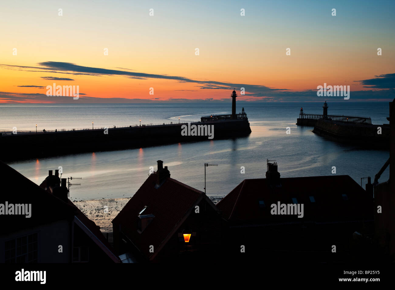 Sunset over the harbour hi-res stock photography and images - Alamy