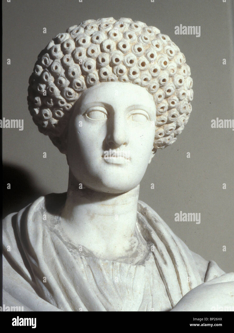 Roman woman statue hi-res stock photography and images - Alamy