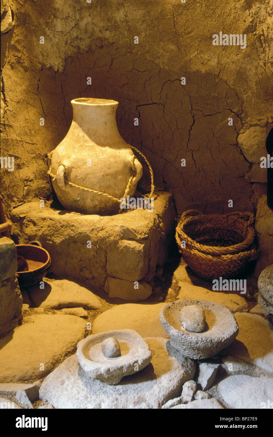 1699. RECONSTRUCTION OF A 4TH. C. A.D. HOUSE IN NORTHERN ISRAEL. NOTE ...
