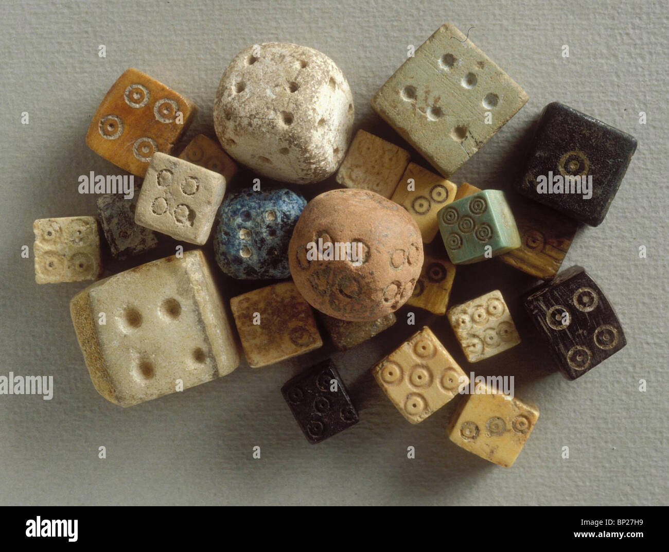 Roman dice hi-res stock photography and images - Alamy