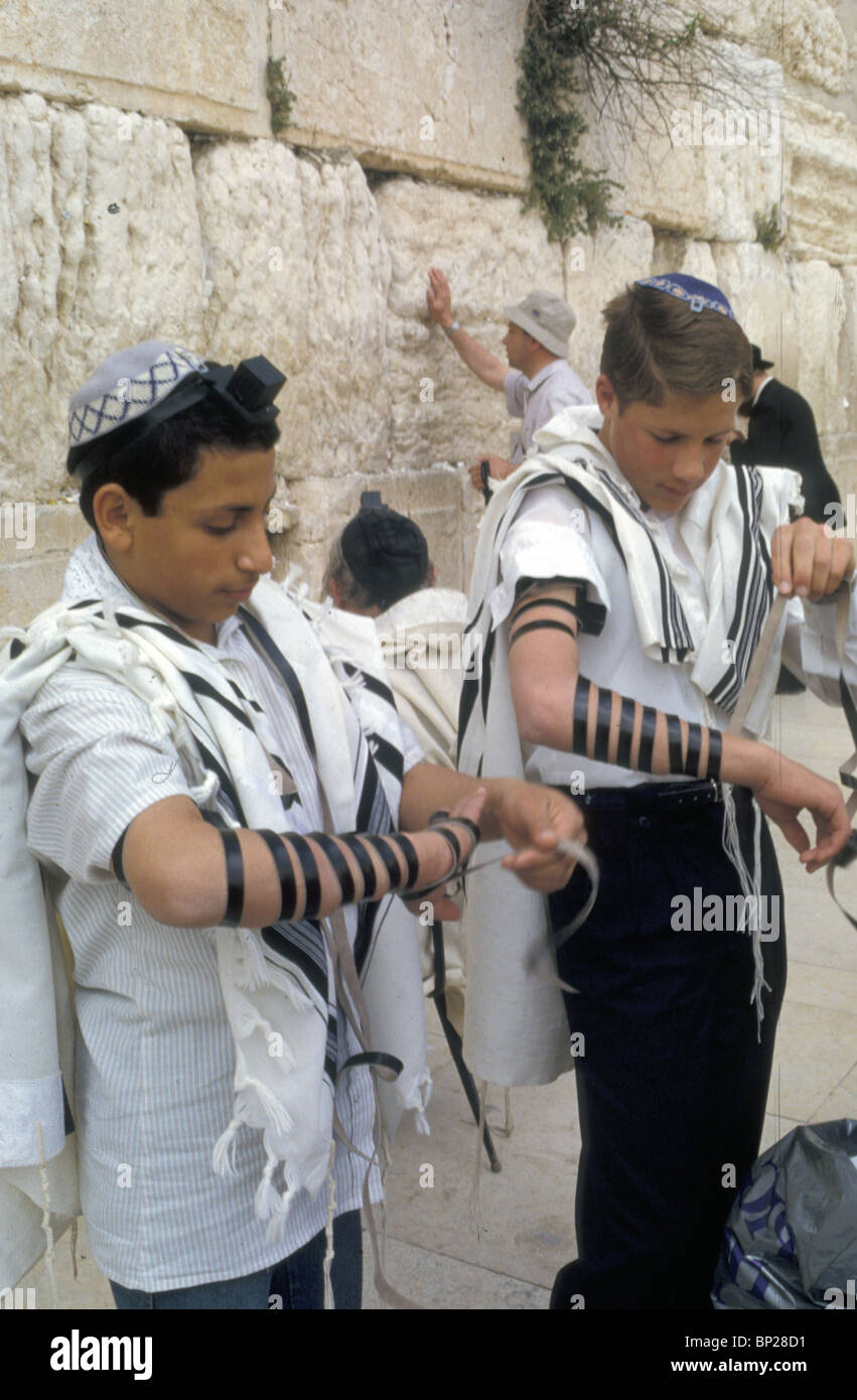 Tefilin hi-res stock photography and images - Alamy