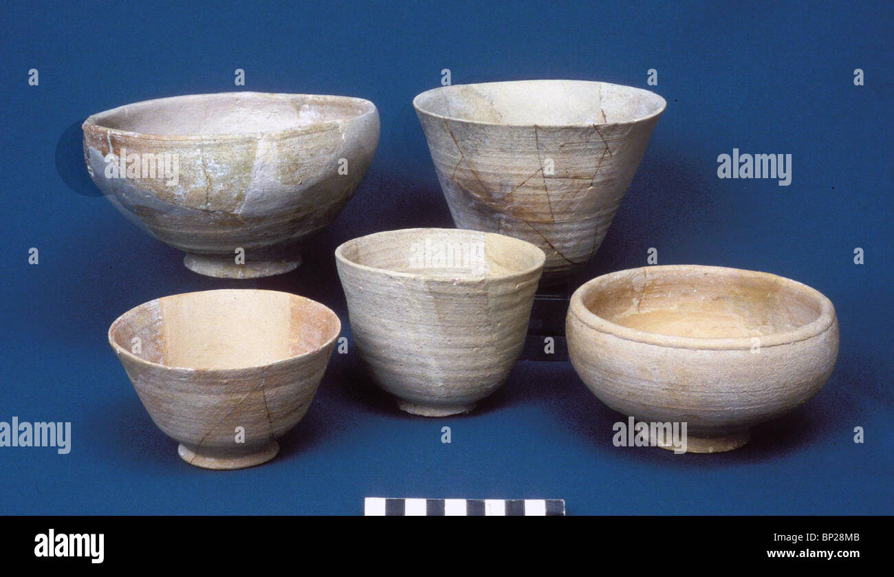 2215. QUMRAN, 1ST. C. A.D. POTTERY Stock Photo - Alamy