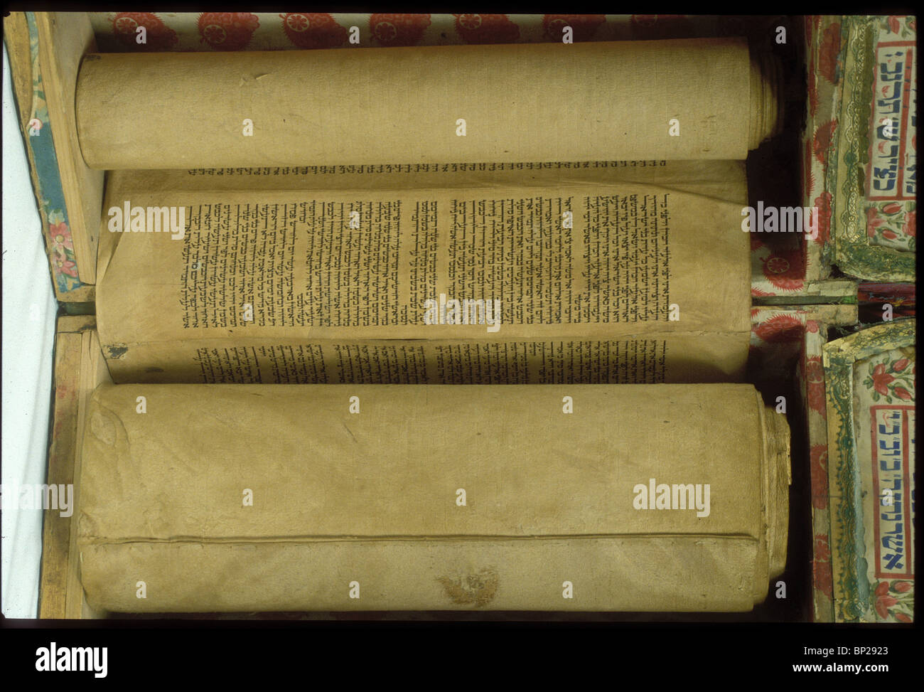 2506. ANCIENT PARCHMENT SCROLL, OPEN AT A CHAPTER FROM THE TORAH Stock ...