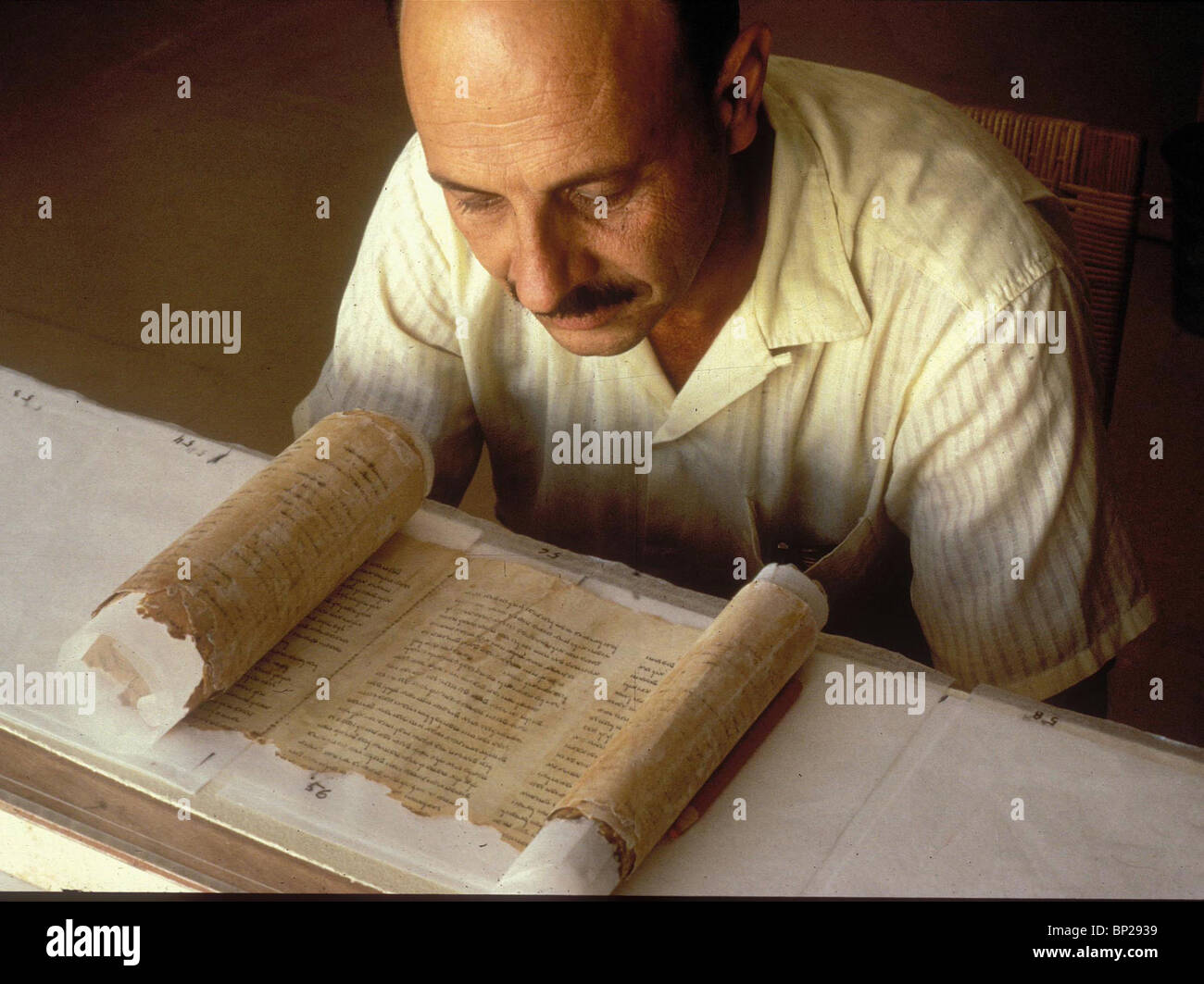 2529. PROF. YIGAEL YADIN THE GREAT RESEARCHER OF THE DEAD SEA SCROLLS ...