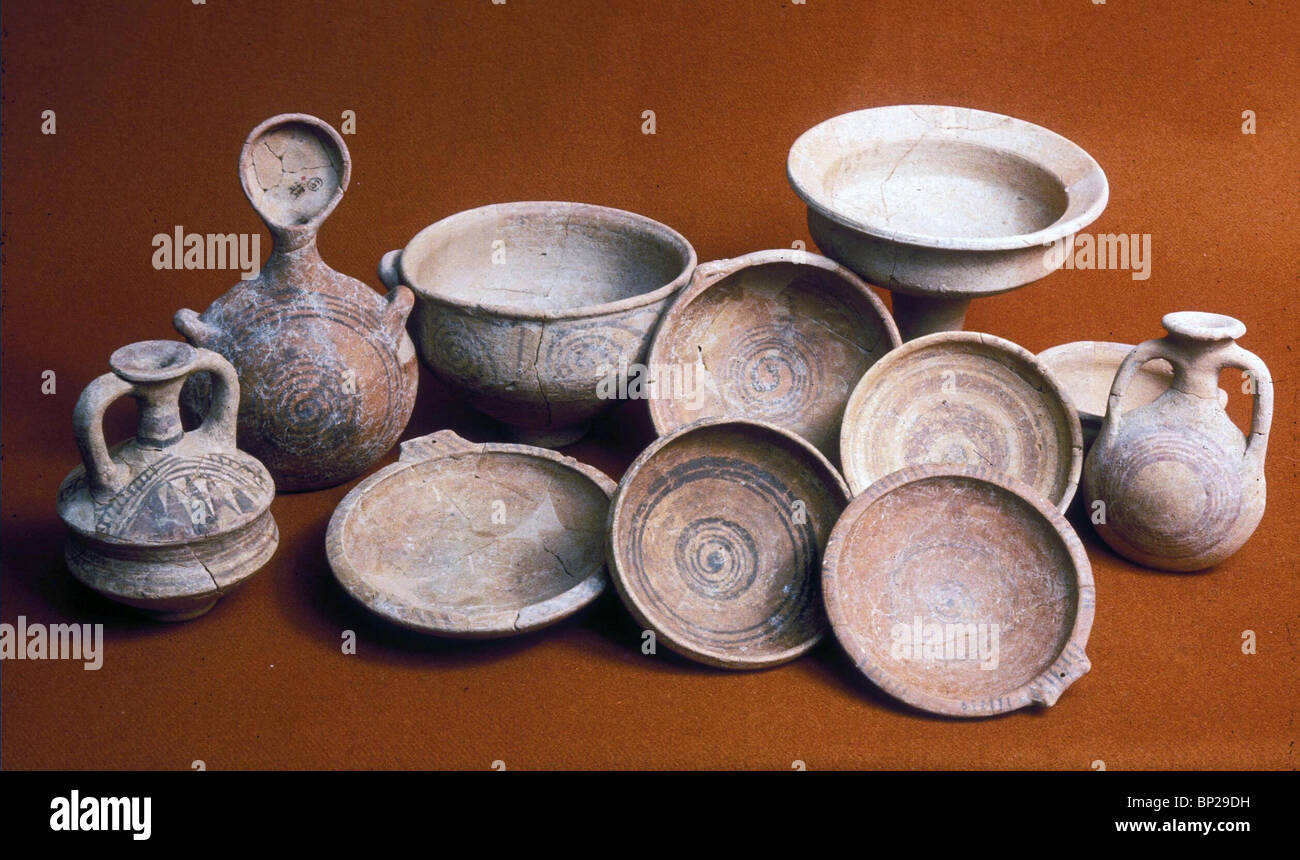 2962. PHILISTINE POTTERY FROM TEL QUASILLE (THE MEDITEREAN COAST Stock ...