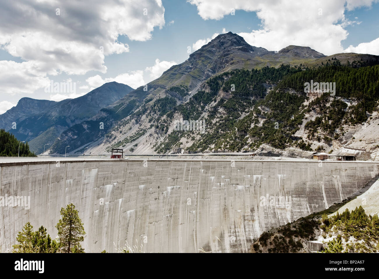 Angle range dam hi-res stock photography and images - Alamy