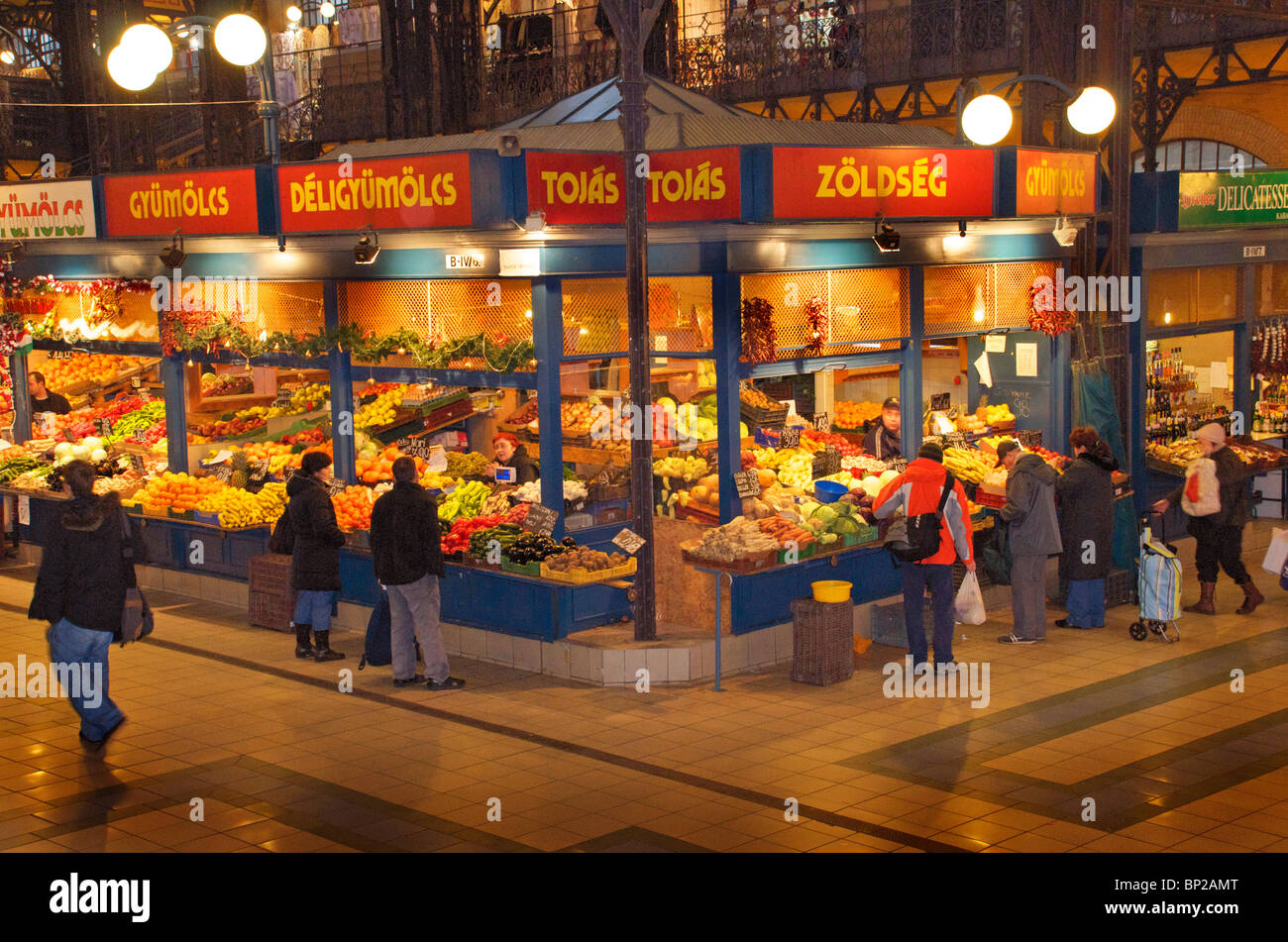 Fruit and vegetable hall hi-res stock photography and images - Alamy