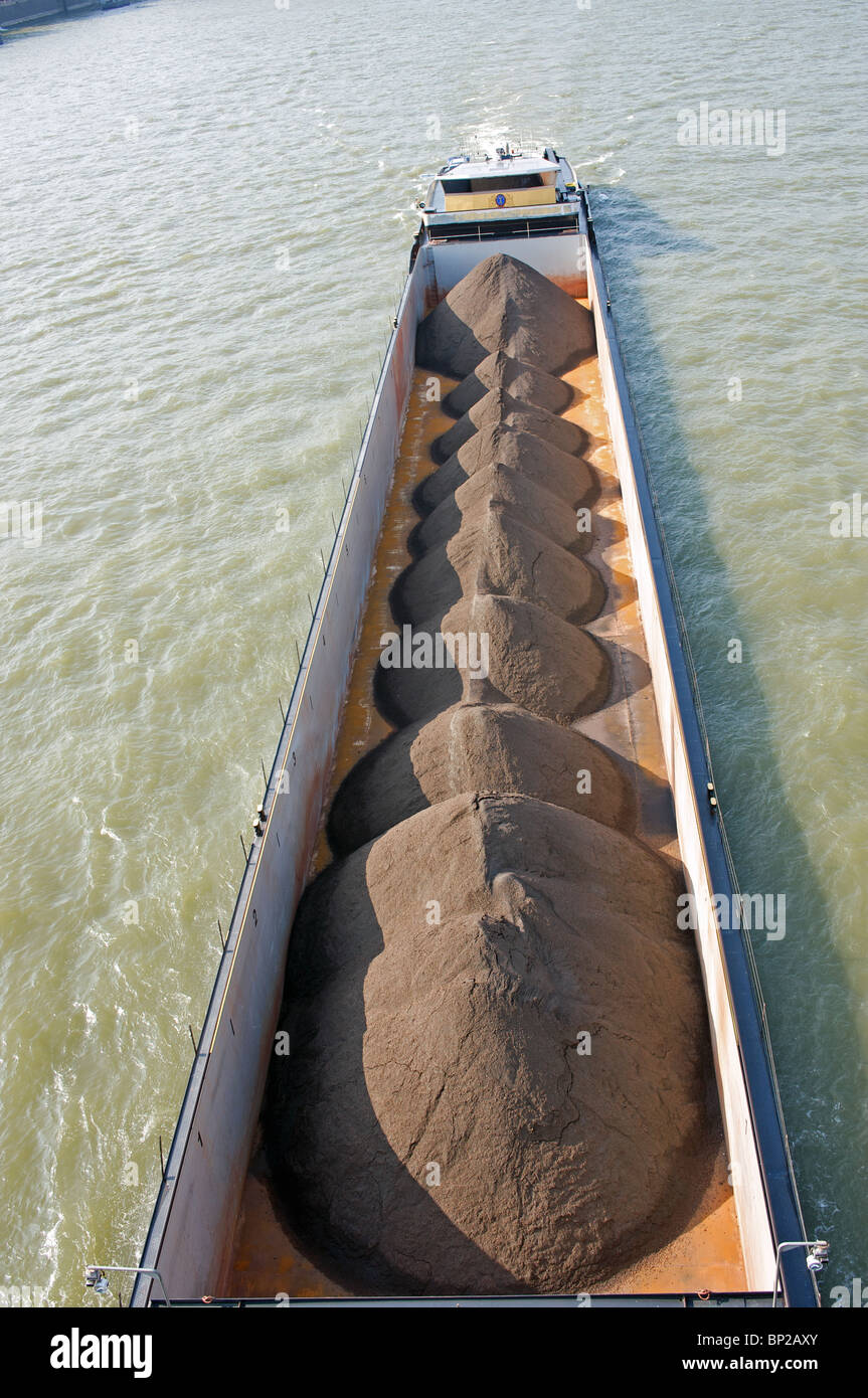 Aggregates cargo hi-res stock photography and images - Alamy