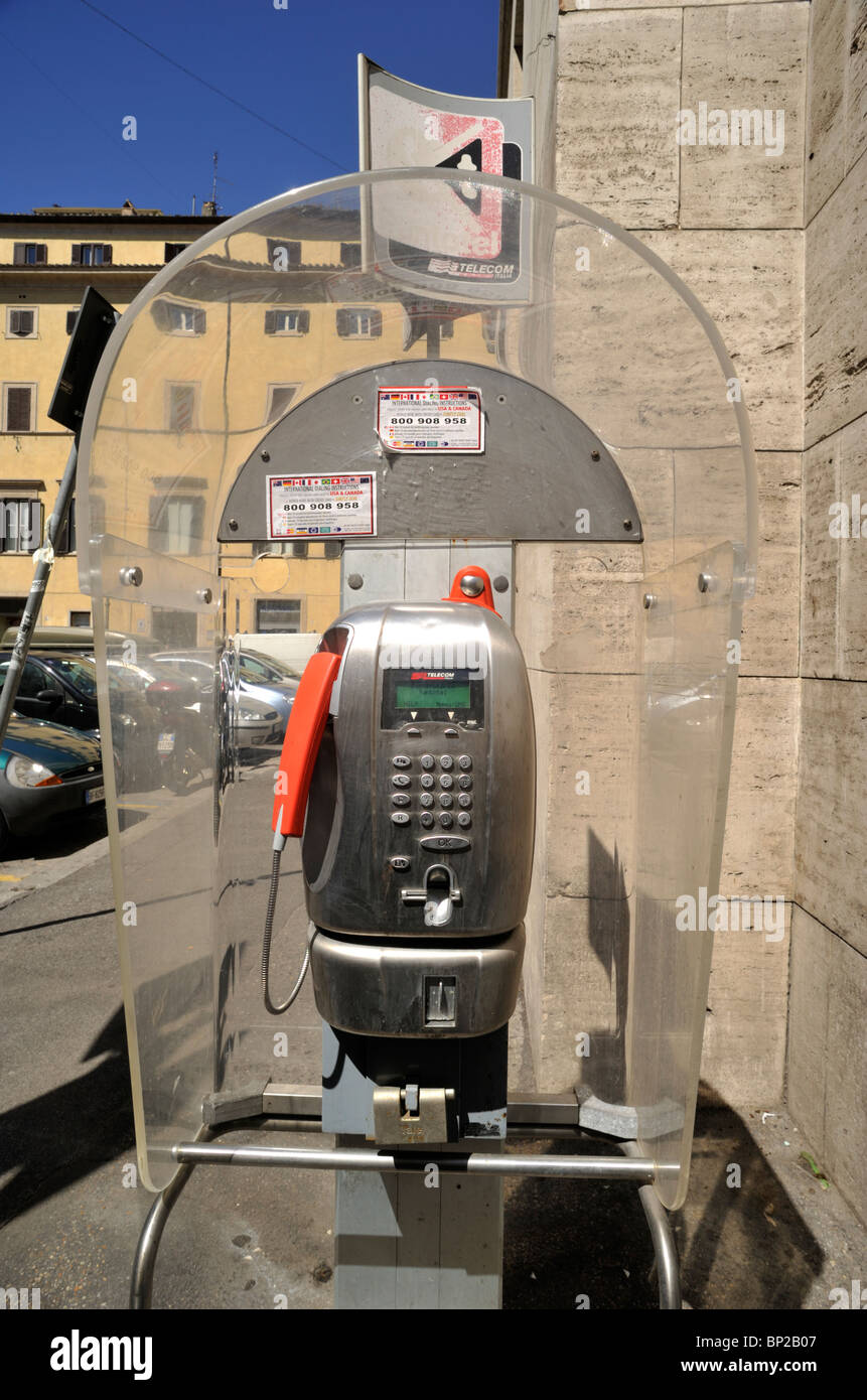 Italy telephone booth hi-res stock photography and images - Alamy